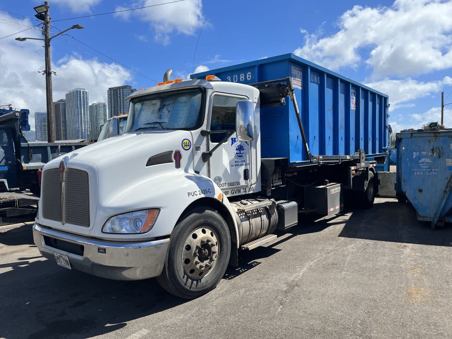 Roll-Off Dumpster Rentals on Oahu, Hawaii - 10-40 Yard Dumpsters